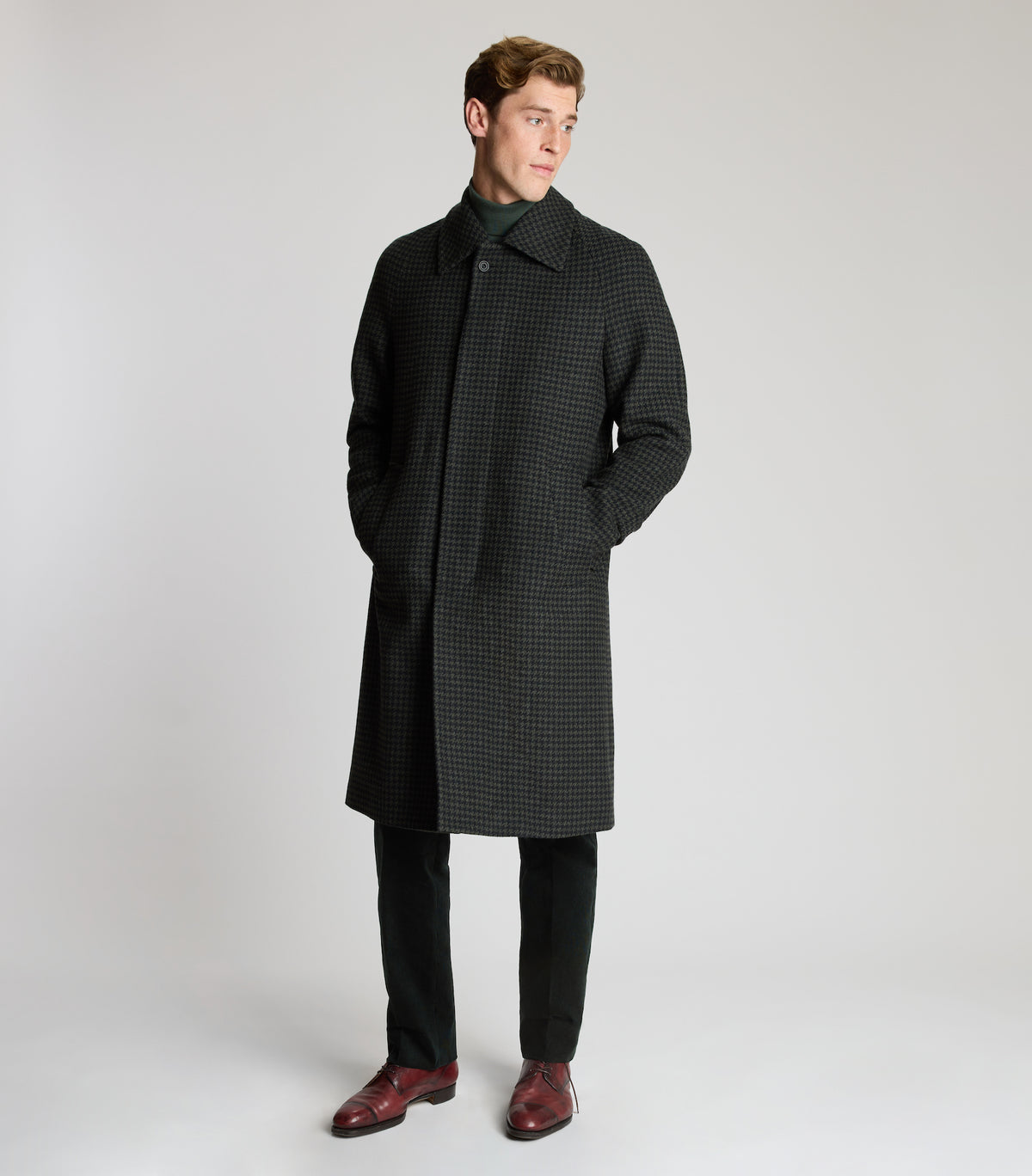 Olive/Midnight Houndstooth Raglan Sleeve Overcoat – Huntsman Savile Row